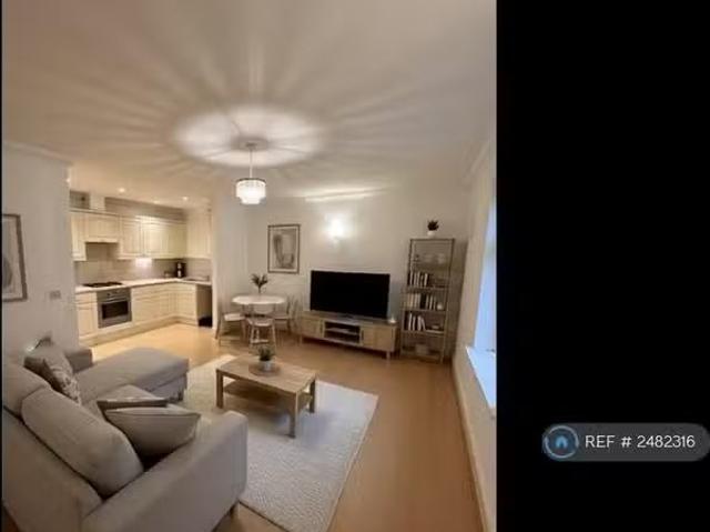 Cheap 1 BA 2 bedroom flat for rent in Cobb Close, Bury St. Edm.