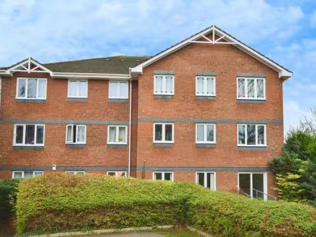 Cozy 1 BA 2 bedroom flat for rent in Endymion Mews, Hatfield.