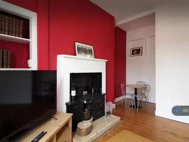 For Rent! 1 BA 2 bedroom flat for rent in Eyre Place, Edinburg.