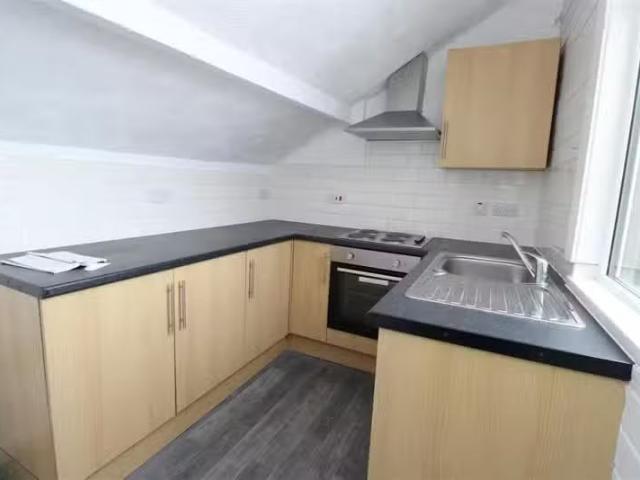 Just in! 1 BA 2 bedroom flat for rent in Flat 5, 31 Banks Stre.