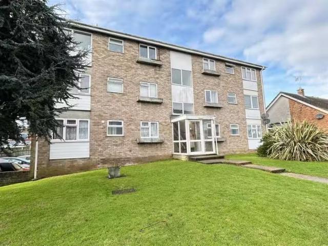 Nice 1 BA 2 bedroom flat for rent in Gatefield Court, Gatefiel.
