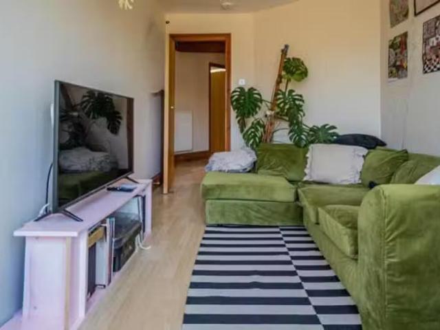 Deal! 1 BA 2 bedroom flat for rent in Gloucester Road, Bishops.