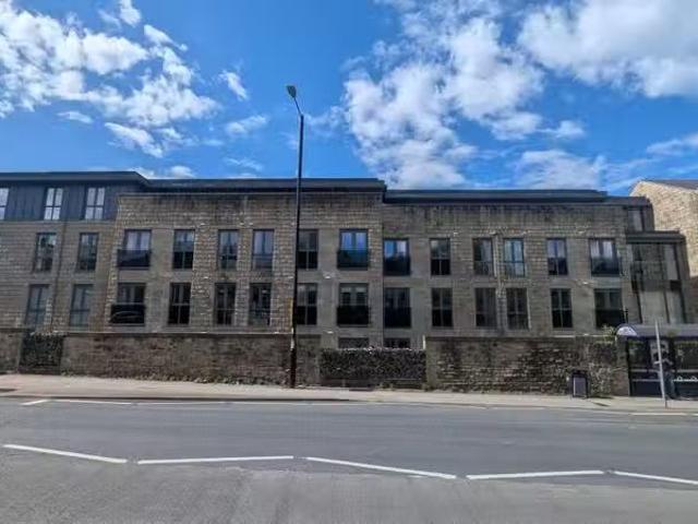 For Rent! 1 BA 2 bedroom flat for rent in Greaves Road, Willia.