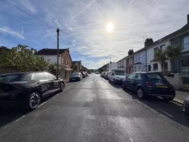 Cheap 1 BA 2 bedroom flat for rent in Norway Street, Portslade.