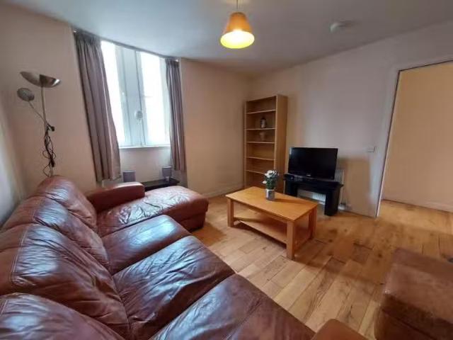 Deal! 1 BA 2 bedroom flat for rent in Palmerston Road, The Cit.