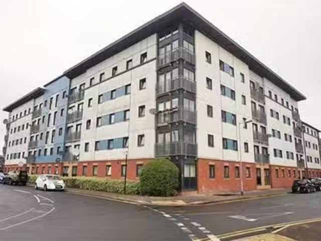 Unique 1 BA 2 bedroom flat for rent in Spring Street, Hull, HU2