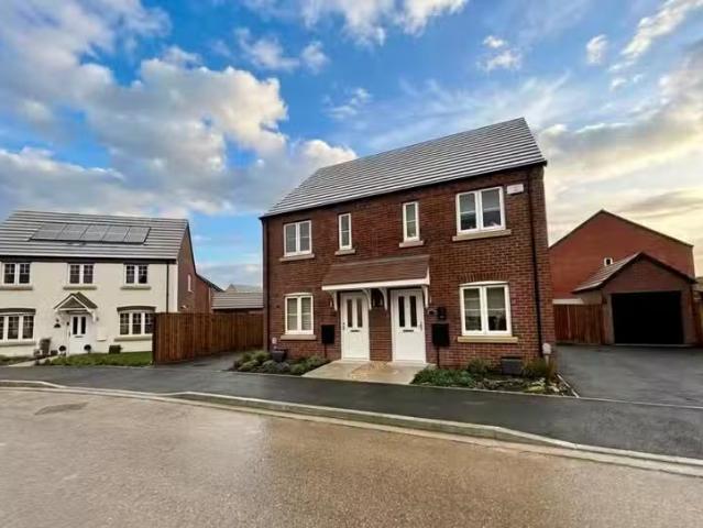 Cheap 1 BA 2 bedroom house for rent in Long Hill Fields, Strat.