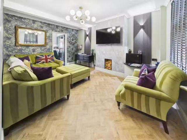 Rental! 1 BA 2 bedroom house for rent in Stunning Cottage, Old.