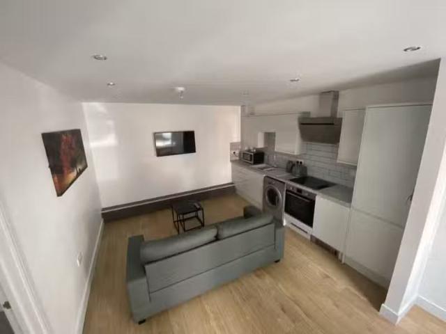 Deal! 1 BA 2 bedroom house for rent in Packe Street, Loughboro.