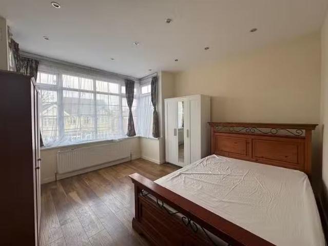 Cozy 1 BA 2 bedroom maisonette for rent in Bowrons Avenue, Wem.