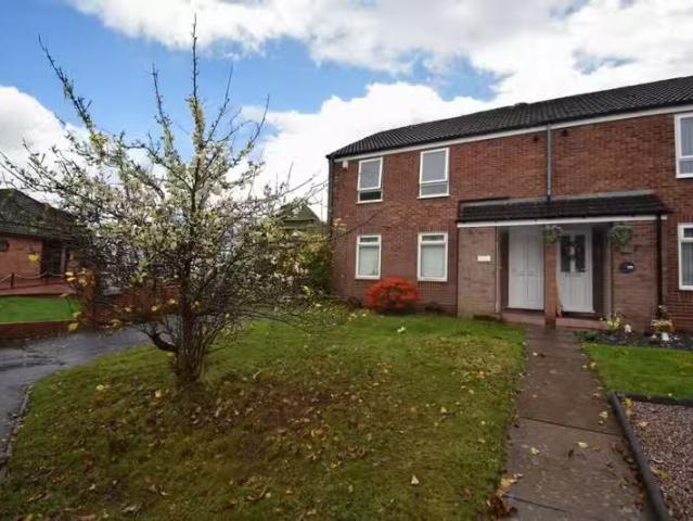 Cozy 1 BA 2 bedroom maisonette for rent in Butchers Lane, Hale.
