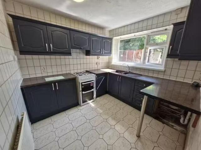 New 1 BA 2 bedroom maisonette for rent in Mary Slessor Street.