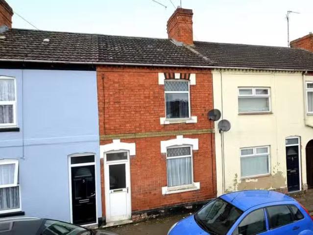 Cozy 1 BA 2 bedroom Mid Terrace House to rent, Albion Road, Ke.