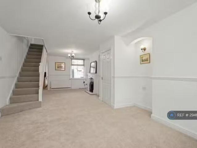 New 1 BA 2 bedroom terraced house for rent in Cumberland St, W.