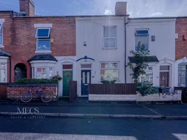 Unique 1 BA 2 bedroom terraced house for rent in Gladys Road.