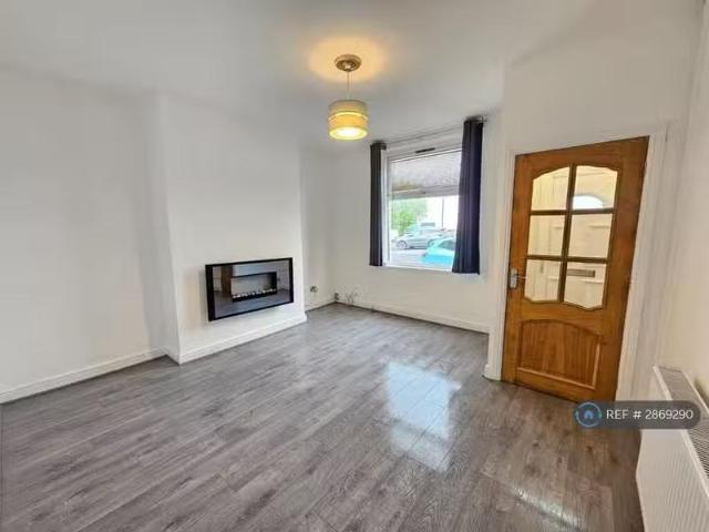 Charming 1 BA 2 bedroom terraced house for rent in Hulton Lane.