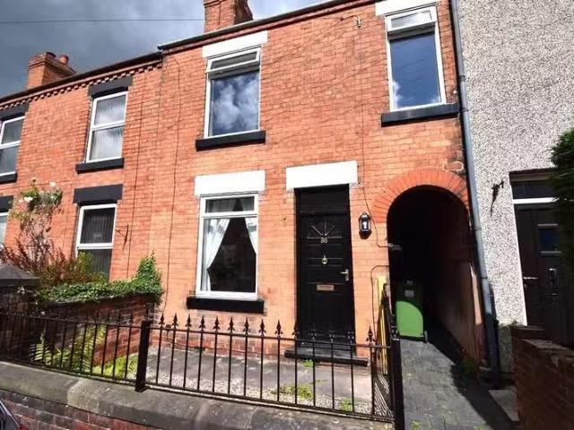 Deal! 1 BA 2 bedroom terraced house for rent in Wall Street, R.