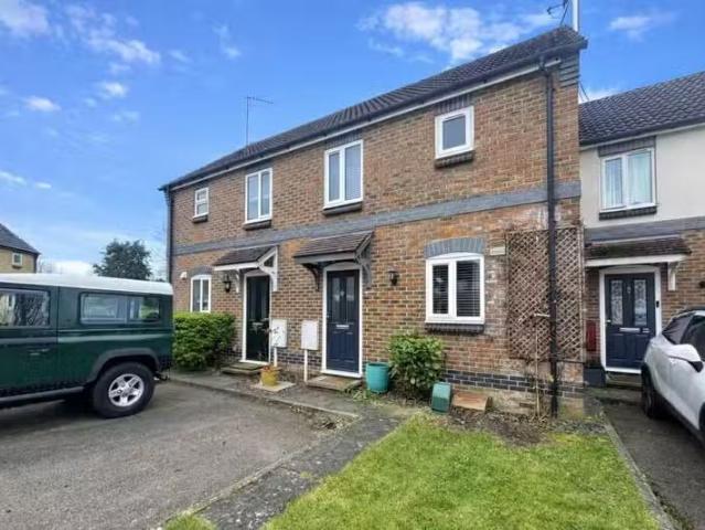 Unique 1 BA 2 bedroom terraced house for rent in Weybridge, Su.