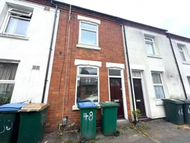 New 1 BA 2 bedroom terraced house for rent in Webster Street.
