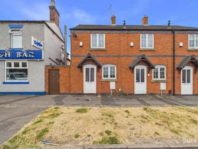 Rental! 1 BA 2 bedroom terraced house for rent in West Street.