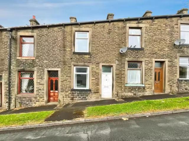 Rental! 1 BA 2 bedroom terraced house for rent in Townley Stre.