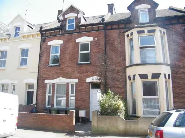 For Rent! 1 BA 3 bedroom apartment for rent in Church Road, St.