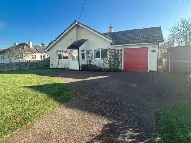 Deal! 1 BA 3 bedroom bungalow for rent in Orvis Lane, East Ber.