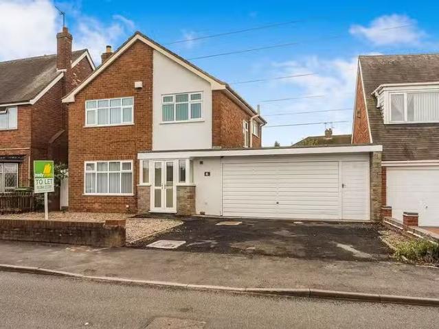 Charming 1 BA 3 bedroom Detached House to rent, Scotts Green C.