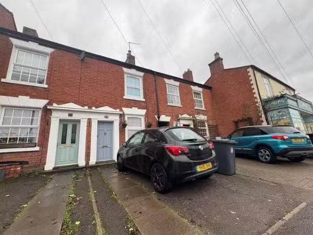 Cozy 1 BA 3 bedroom house for rent in Alcester Road, Studley.