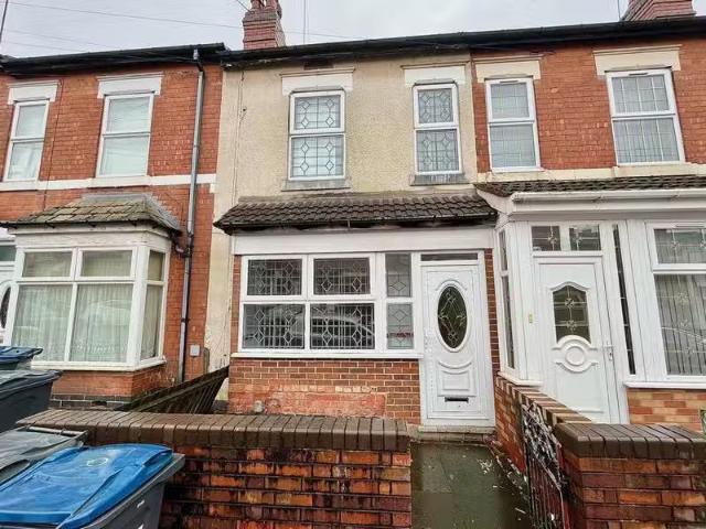 Cheap 1 BA 3 bedroom house for rent in Floyer Road, Bordesley.