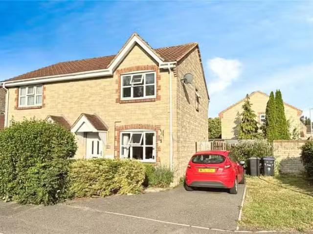 Cozy 1 BA 3 bedroom house for rent in Kingfisher Drive, Westbu.