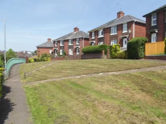 Rental! 1 BA 3 bedroom house for rent in Hoker Road, Wonford.