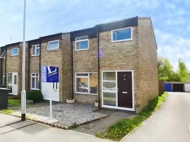 Cozy 1 BA 3 bedroom house for rent in Old Forge Way, Sawston.