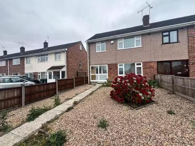 Rental! 1 BA 3 bedroom house for rent in Rylston Avenue, COVEN.