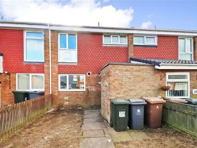 Cheap 1 BA 3 bedroom Mid Terrace House to rent, Blackhill Aven.
