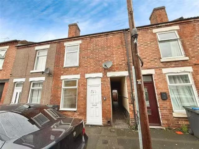 Cheap 1 BA 3 bedroom Mid Terrace House to rent, Goodman Street.