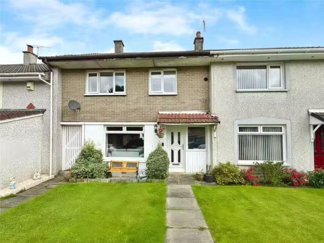 Deal! 1 BA 3 bedroom Mid Terrace House to rent, Halfmerk North.