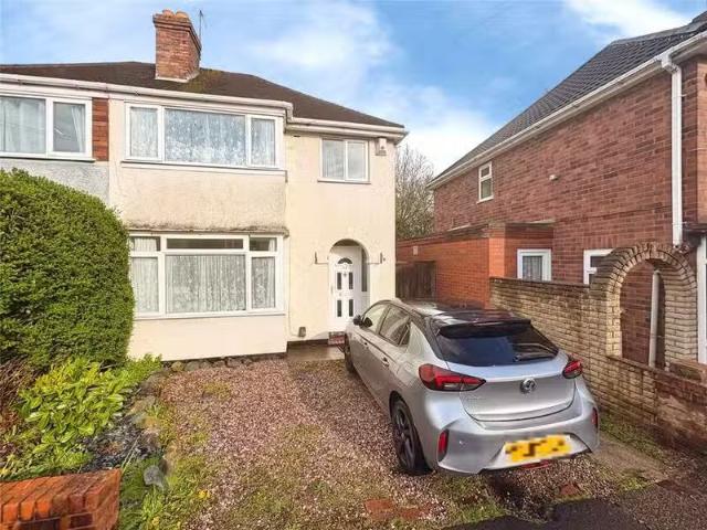 Unique 1 BA 3 bedroom Semi Detached House to rent, Lawfred Ave.