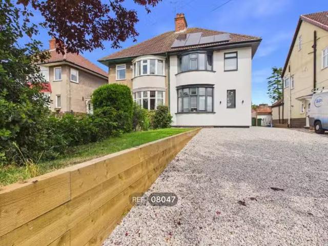 Cozy 1 BA 3 bedroom semi detached house for rent in Barrow Lan.