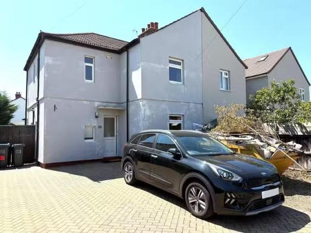 New 1 BA 3 bedroom semi detached house for rent in Biggin Aven.