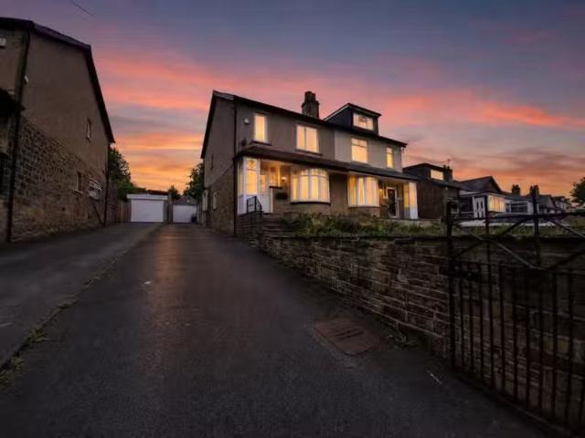 Rental! 1 BA 3 bedroom semi detached house for rent in Bradfor.
