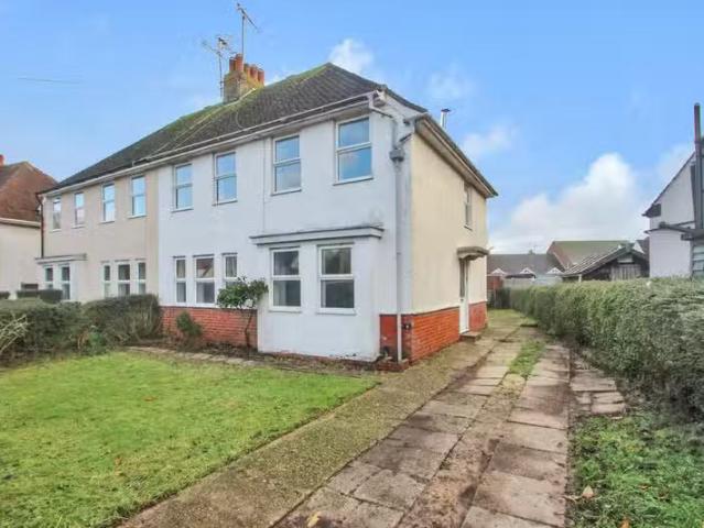 Charming 1 BA 3 bedroom semi detached house for rent in Cortis.