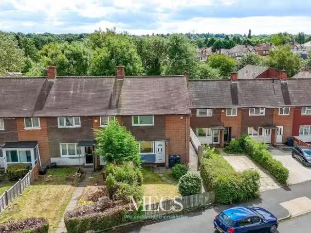 Just in! 1 BA 3 bedroom semi detached house for rent in Ferncl.
