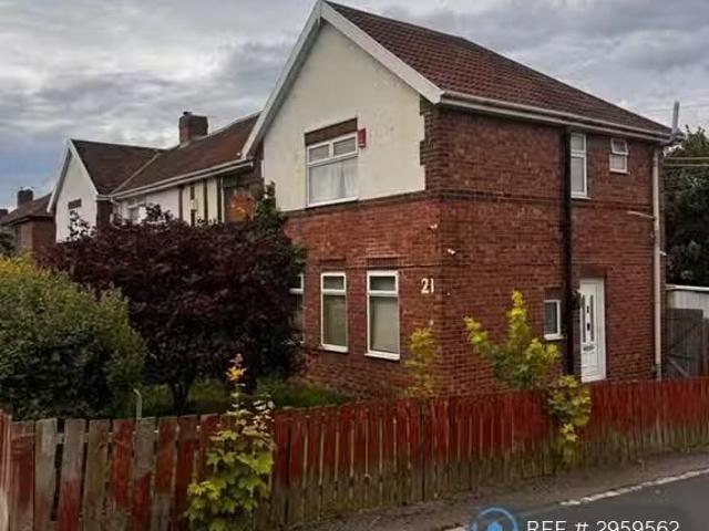 Rental! 1 BA 3 bedroom semi detached house for rent in Lavers.
