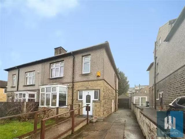For Rent! 1 BA 3 bedroom semi detached house for rent in Lynto.