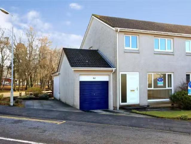 Rental! 1 BA 3 bedroom semi detached house for rent in Rowan D.