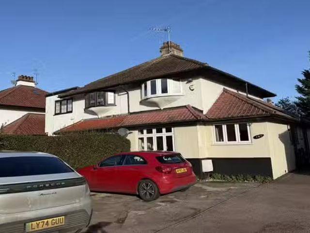 Rental! 1 BA 3 bedroom semi detached house for rent in Sidcup.