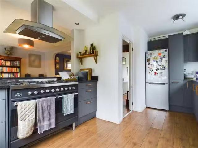 Rental! 1 BA 3 bedroom semi detached house for rent in Spencer.