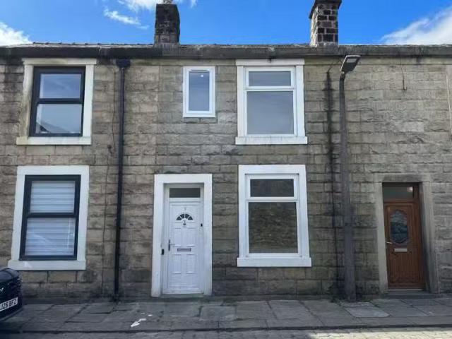 Rental! 1 BA 3 bedroom town house for rent in Harrison Street.