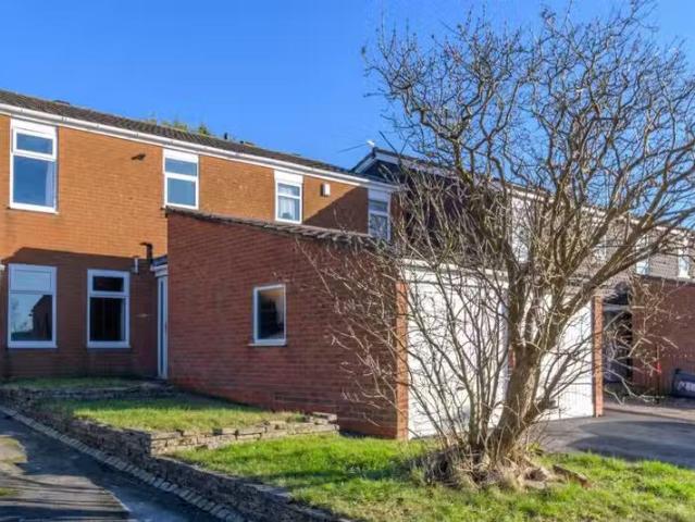 Rental! 1 BA 3 bedroom terraced house for rent in Brightstone.